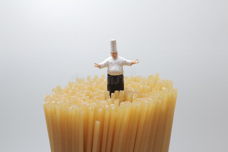 Un Spaghetti Pasta Con La Figura Del Chef Foto de archivo - Imagen de ...