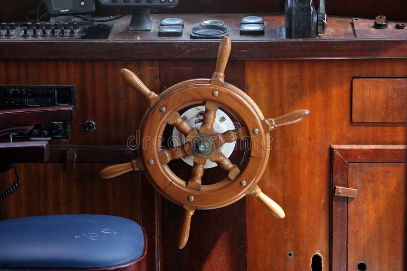 Un timone della nave fotografia stock. Immagine di regolatore - 20518042