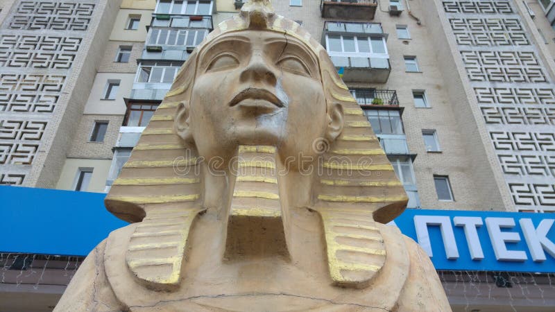 Una cabeza de la esfinge imagen de archivo. Imagen de esfinge - 63053277