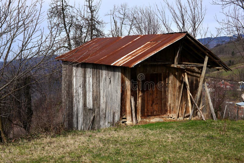 Una Choza De Madera Tradicional Imagen de archivo - Imagen de casa ...