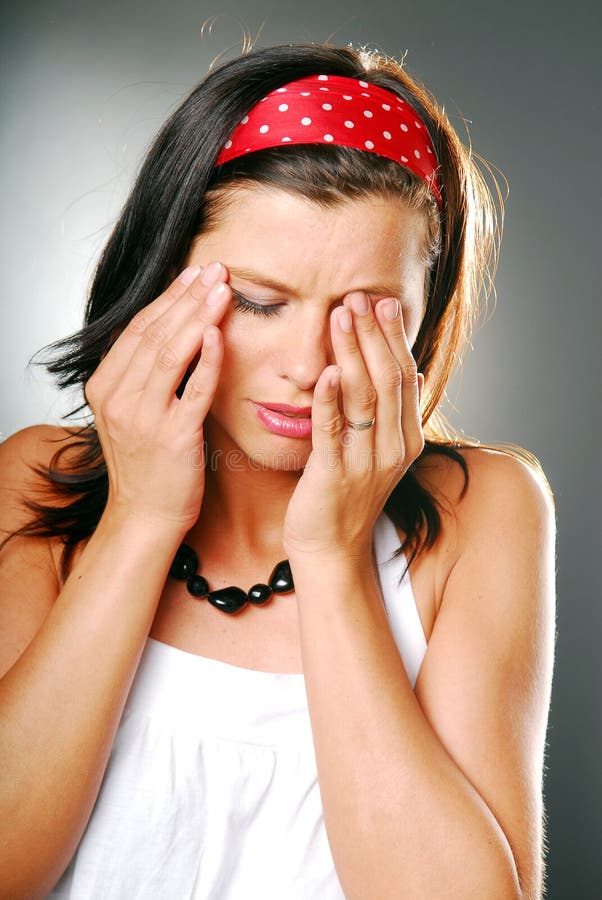 Una falta con algo en ojo imagen de archivo. Imagen de apuro - 3425751