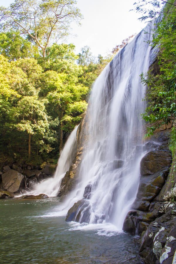 Una Hermosa Cascada De Sri Lanka Imagen de archivo - Imagen de agua ...