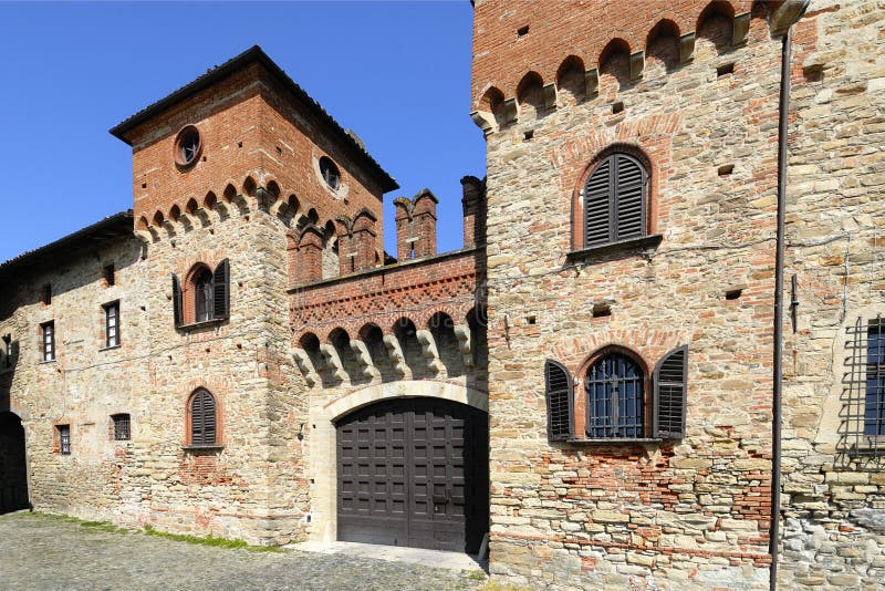 Una imagen de un castillo imagen editorial. Imagen de gente - 262921900