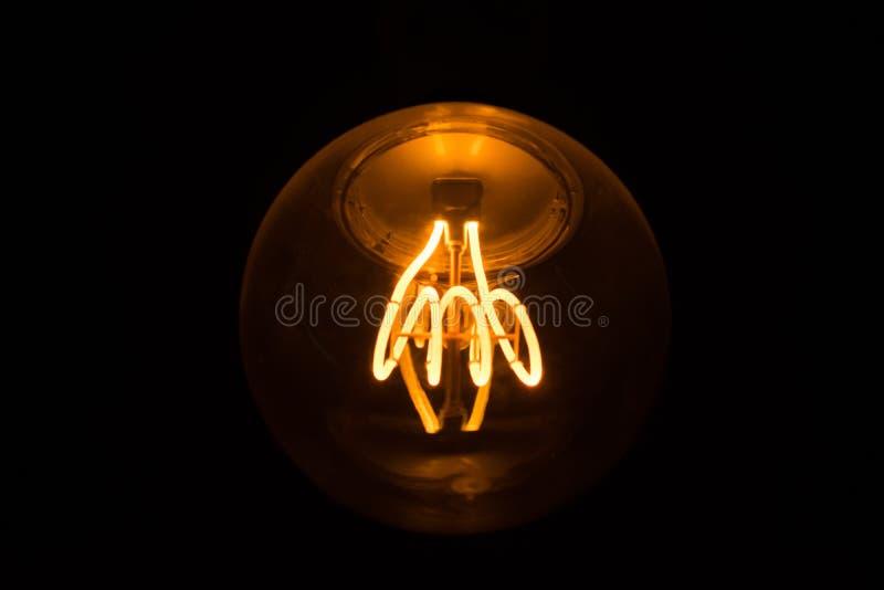 Una Lampadina Accesa Foto Stock - Download 292 Royalty Free Photos