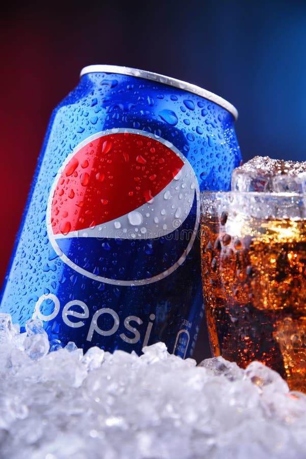 Una Lata Y Un Vaso De Pepsi Imagen de archivo editorial - Imagen de ...