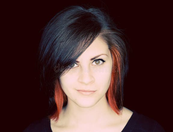 Una Mujer Joven Con El Pelo Cobarde Imagen de archivo - Imagen de ...