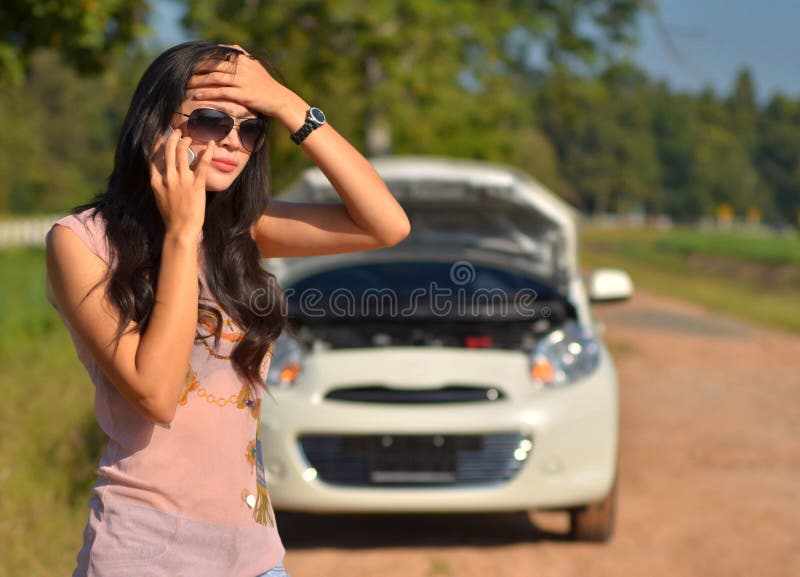 Una Mujer Pide Ayuda Imagen. Imagen: 27474114