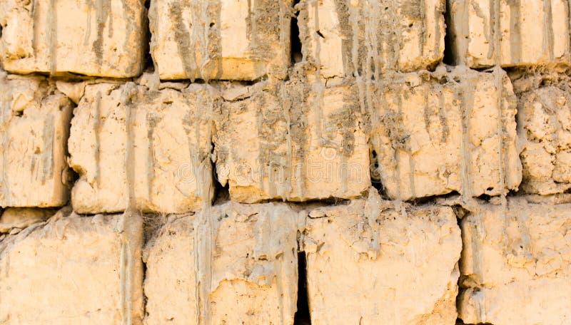 Una Pared Del Ladrillo De Adobe Como Fondo Foto de archivo - Imagen de ...