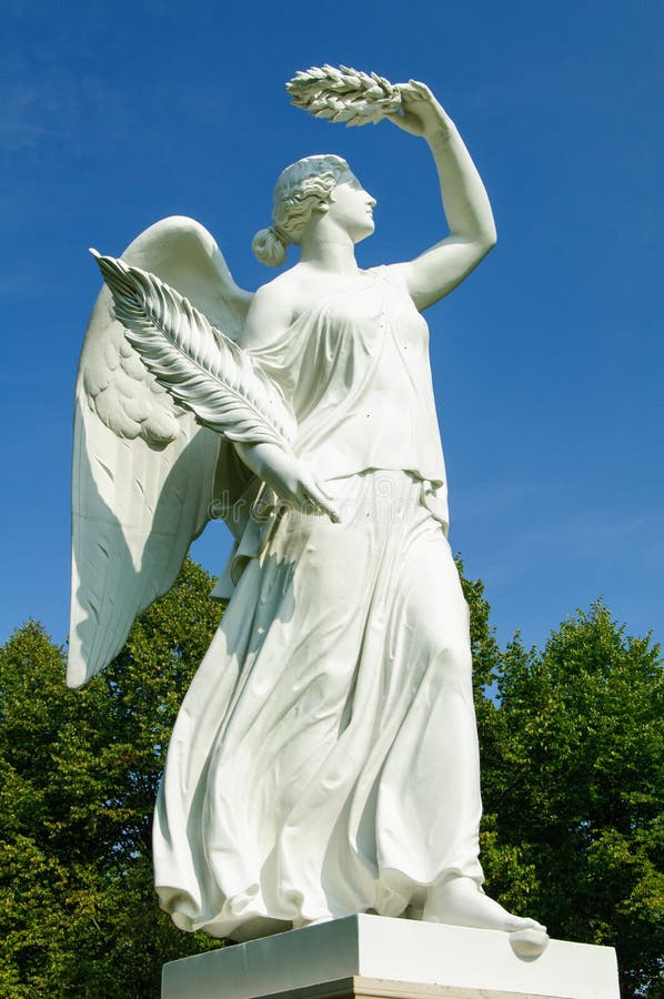 Statua greca immagine stock editoriale. Immagine di greco - 100298169