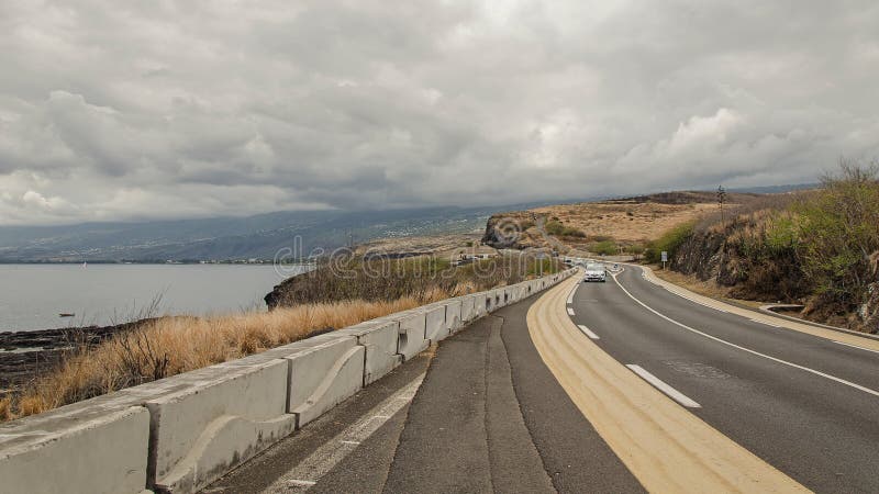 Una Strada Principale Lunga Sull'isola Lungo Il Mare Fotografia ...
