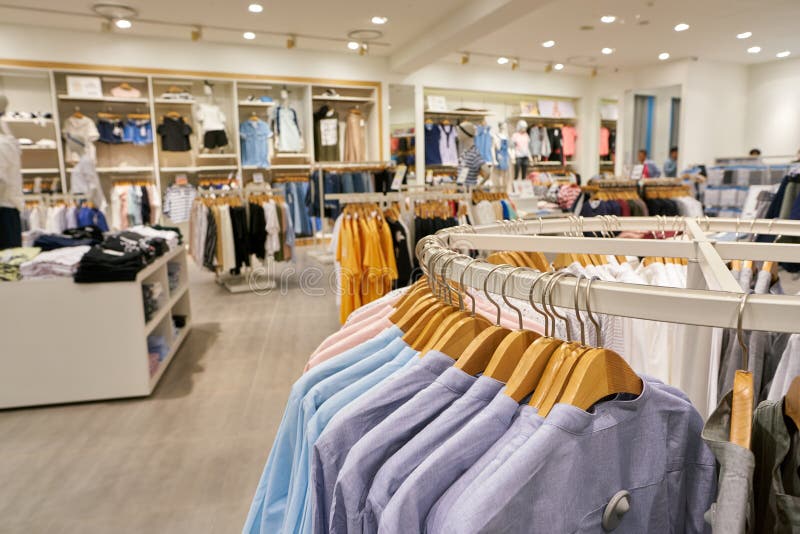 Una tienda de ropa foto editorial. Imagen de mercado - 109059381