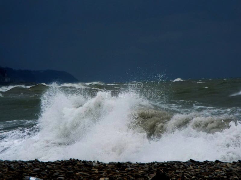 Una tormenta en el mar imagen de archivo. Imagen de paisaje - 87910679