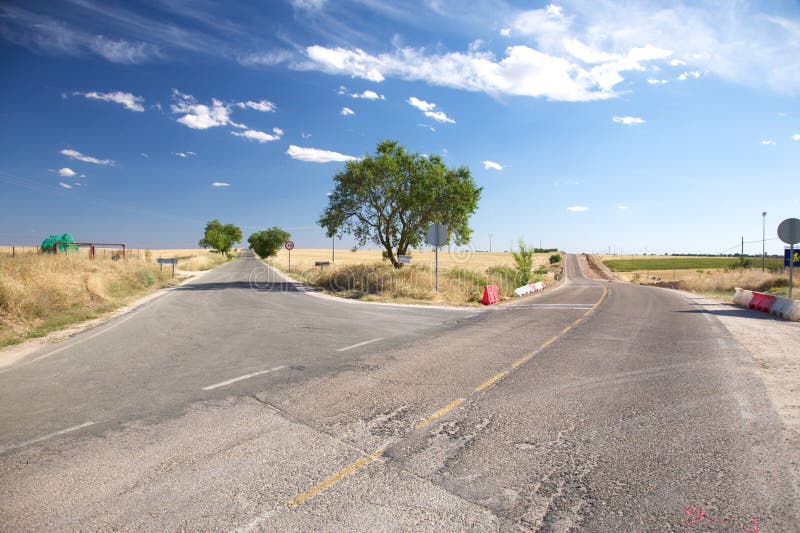 Una Traversa Di Due Strade Rurali Immagine Stock - Immagine di ...