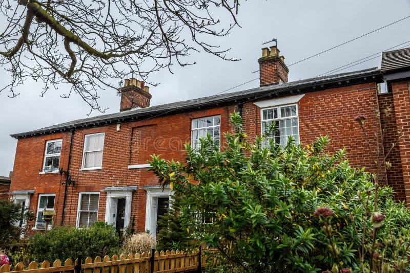 Una Vista Di Due Case Inglesi Tipiche, Fotografia Stock - Immagine di ...