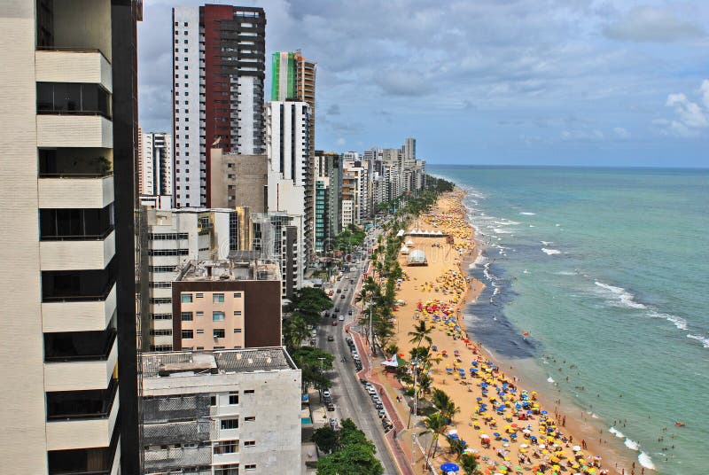 Una Vista a La Playa De La Ciudad De Recife Foto de archivo - Imagen de ...