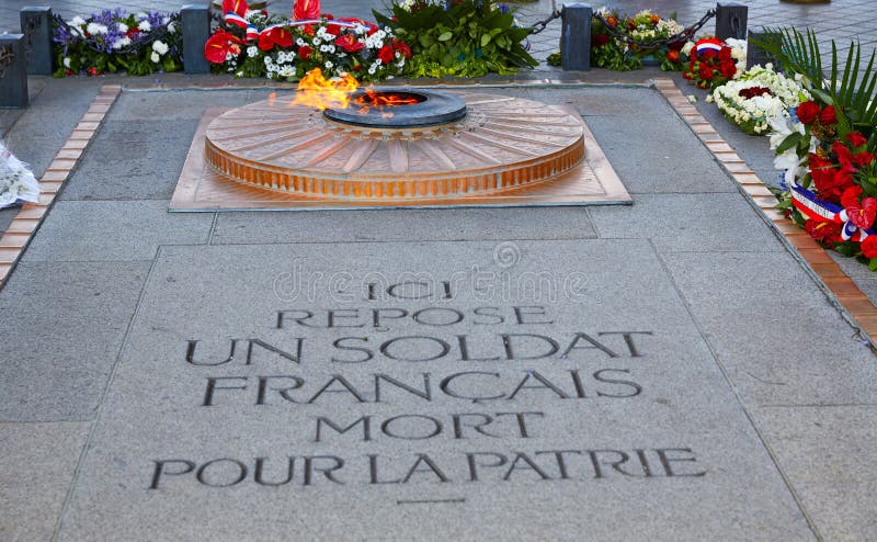 Paris-Denkmal Unter Arc De Triomphe Frankreich Redaktionelles Bild ...