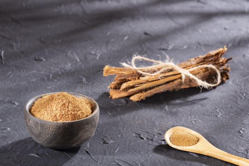 Uncaria Tomentosa - Peruvian Plant Cat`s Claw Stock Photo - Image of ...