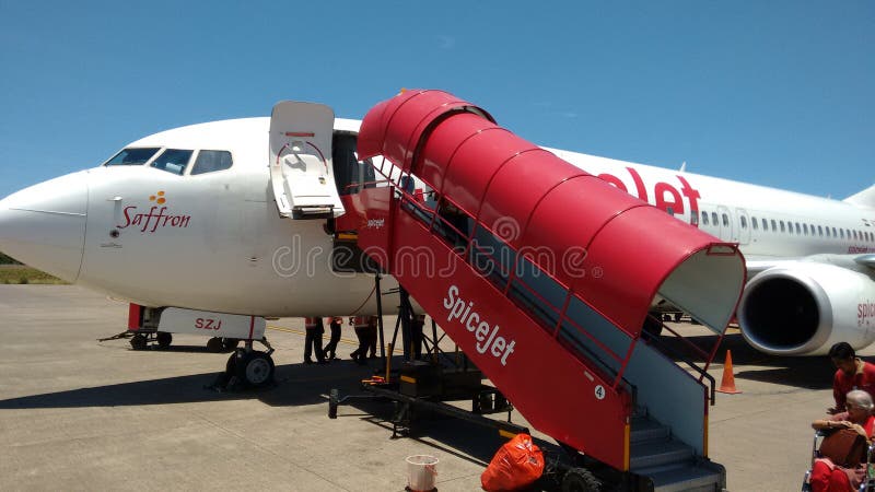 Und hier gehen wir redaktionelles stockfoto. Bild von morgen - 56310138