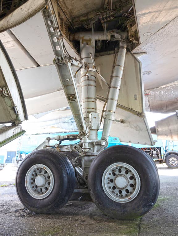 Under-cart of an Old Airplane Stock Image - Image of airplane ...