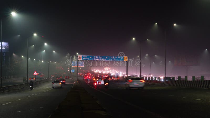 Capturing the Road Traffic of Delhi Amid the Lanes of Highway at Night ...