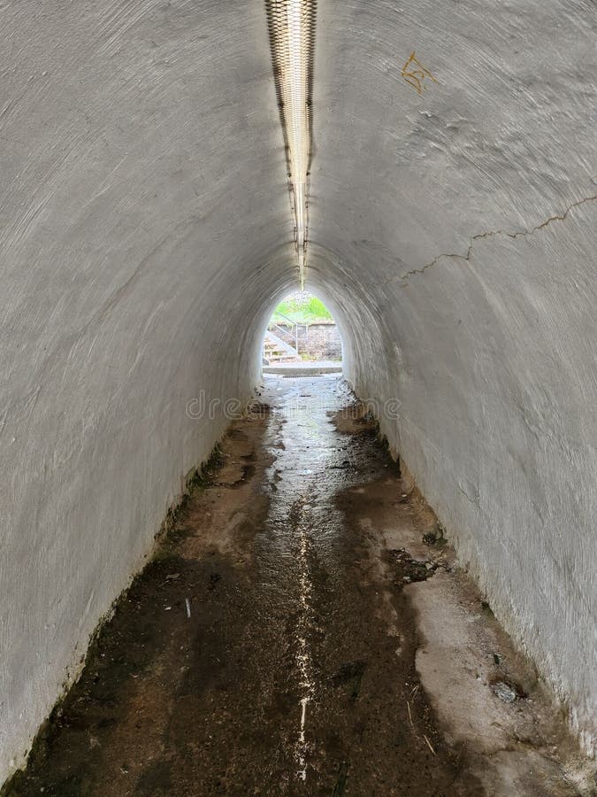 Under Ground Tunnel stock image. Image of floor, waterway - 279405745