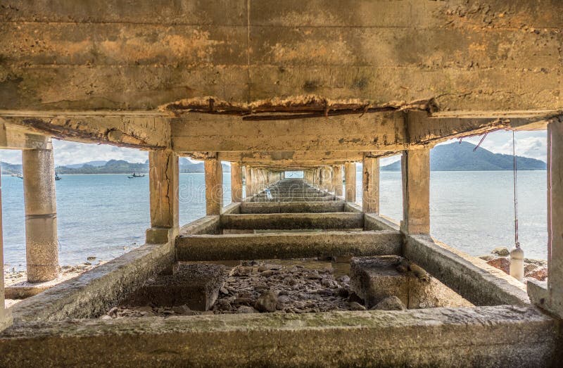 Jetty bridge stock photo. Image of bridge, atoll, beach - 10829932