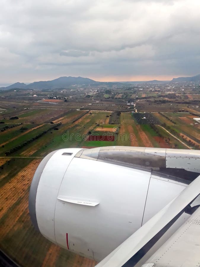 Under the Wing of a Plane. Panoramic Views of Heaven and Earth from the ...