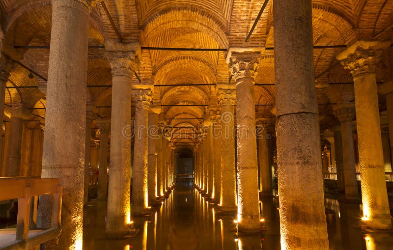 Underground Basilica Cistern, Istanbul Editorial Stock Image - Image of ...