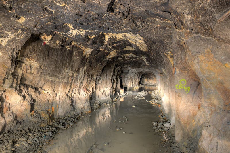 Underground Mine. Dead-end Mining Stock Photo - Image of cavern ...