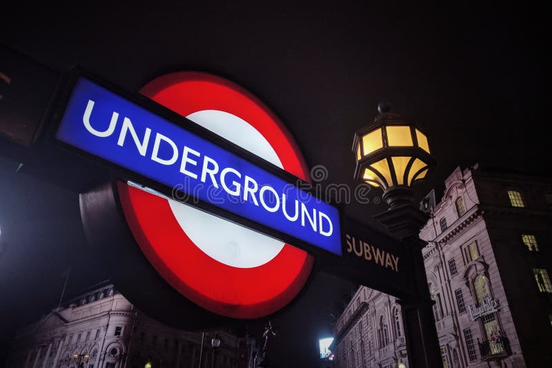 Underground sign in London editorial photography. Image of underground ...