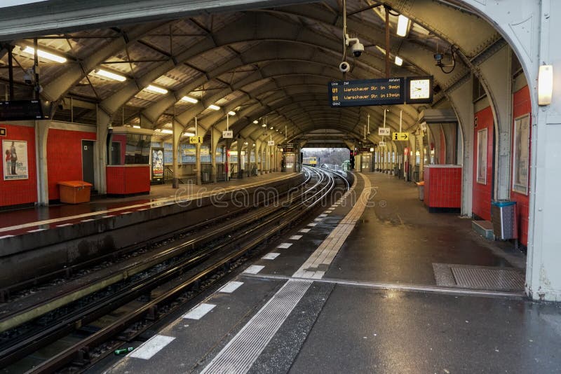 Underground station editorial image. Image of rails, bahn - 91777645