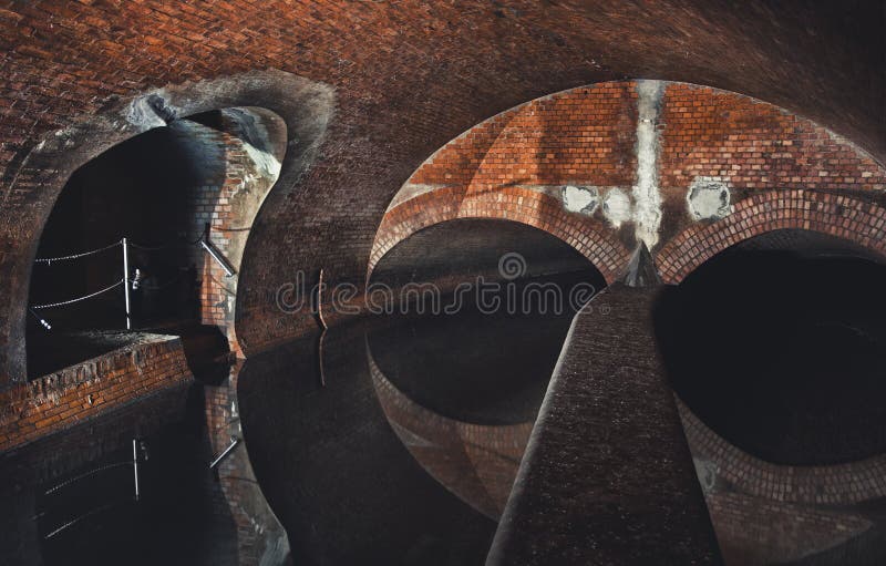 Underground System Under City Stock Image - Image of 2033, tunnel ...