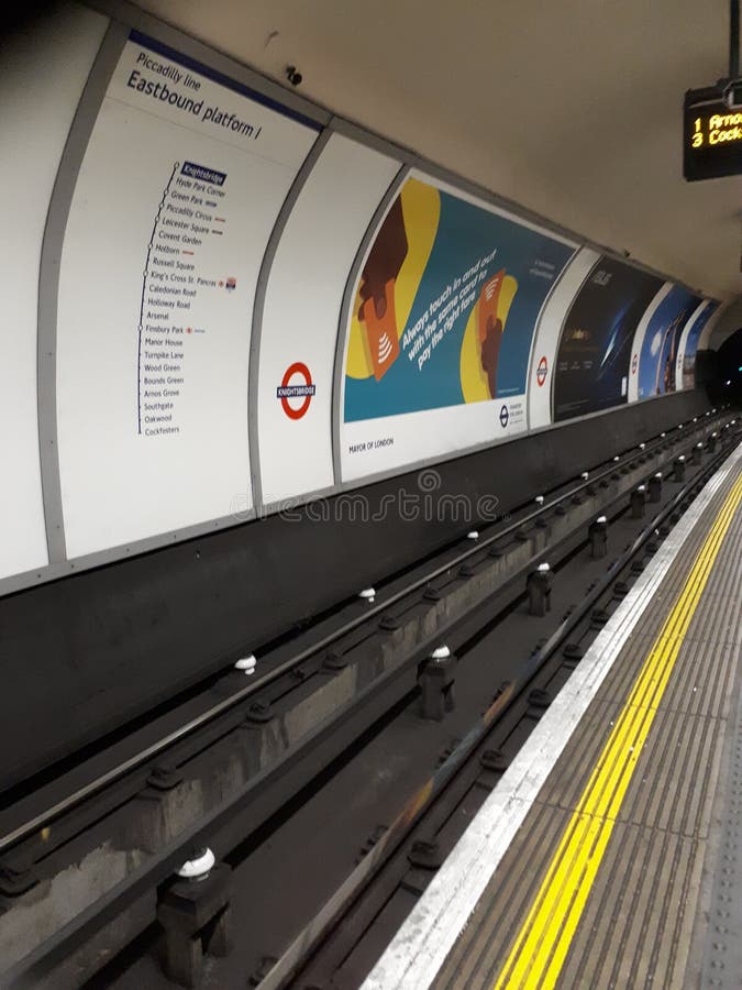 Underground Tracks editorial photo. Image of platform - 98563946