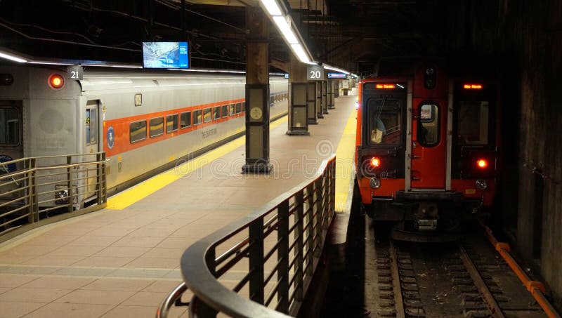 Underground Train Platform of the Grand Central Terminal, New York, NY ...