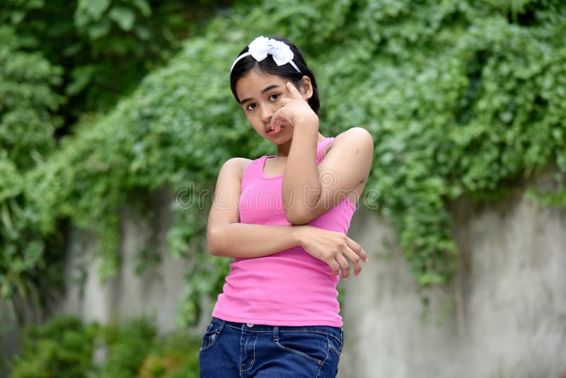 Une Adolescente Philippine Malheureuse Image Stock Image Du Femelles