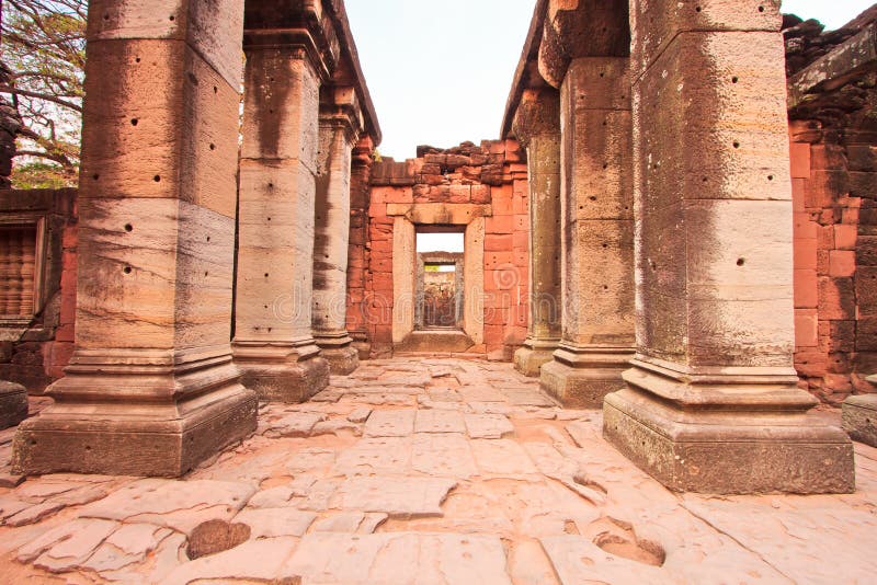 Une Partie De Parc Historique De Phimai Photo stock - Image du repère ...