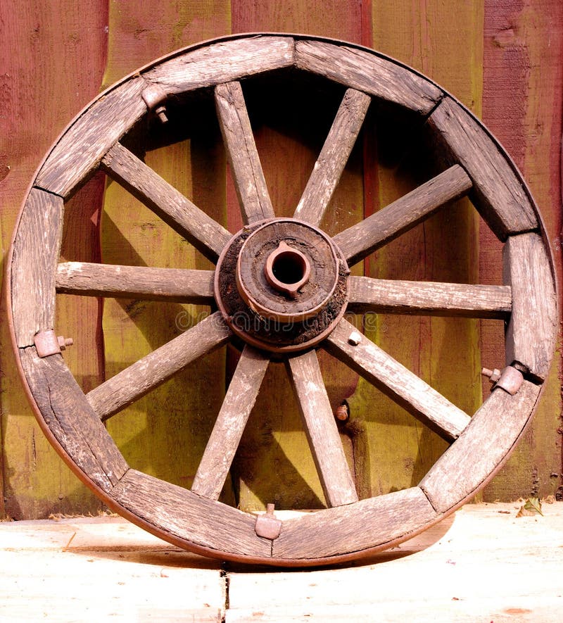 Une roue antique photo stock. Image du conduite, rustique - 20403096