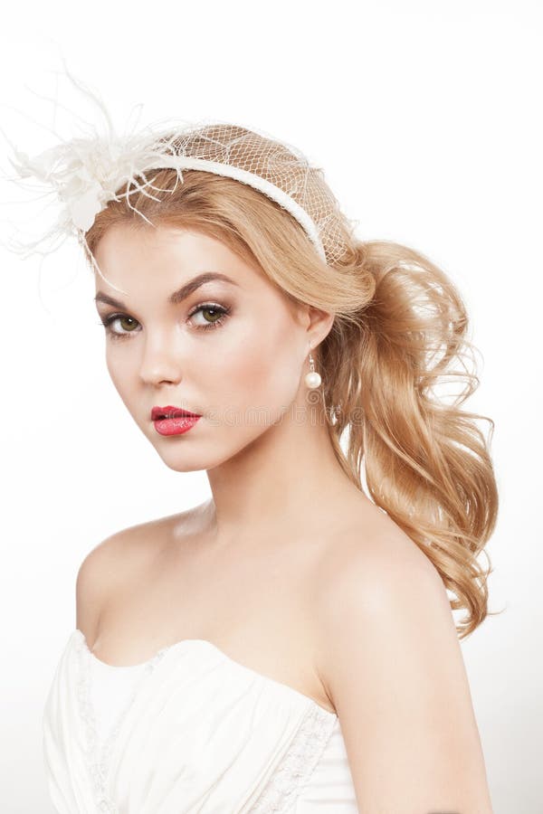 Ung brud arkivfoto. Bild av broisk, elegans, mode, frisyr - 29250094
