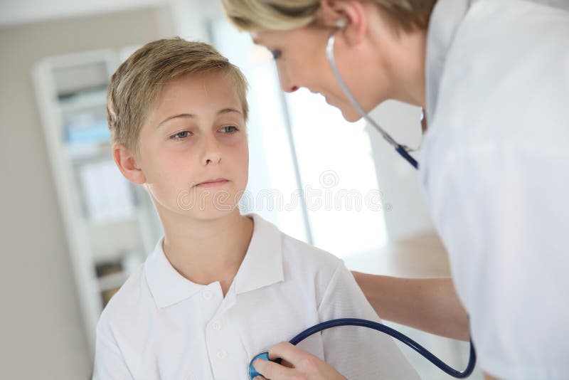 Doktor barn, moder arkivfoto. Bild av barn, doktor, moder - 26465334