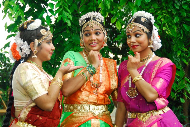Unga indiska flickor redaktionell arkivbild. Bild av kvinna - 28069877