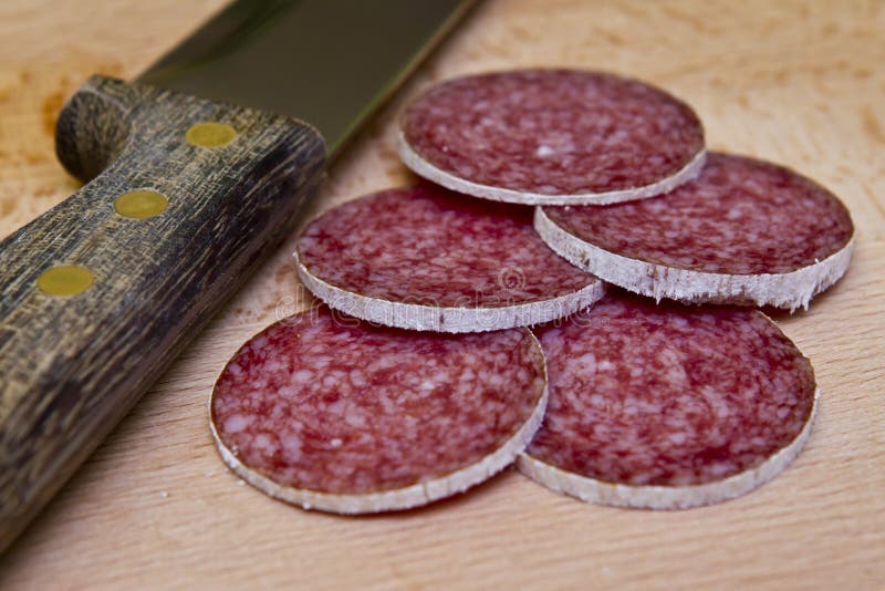 Ungarische Salami stockfoto. Bild von küche, bestandteil - 18024462