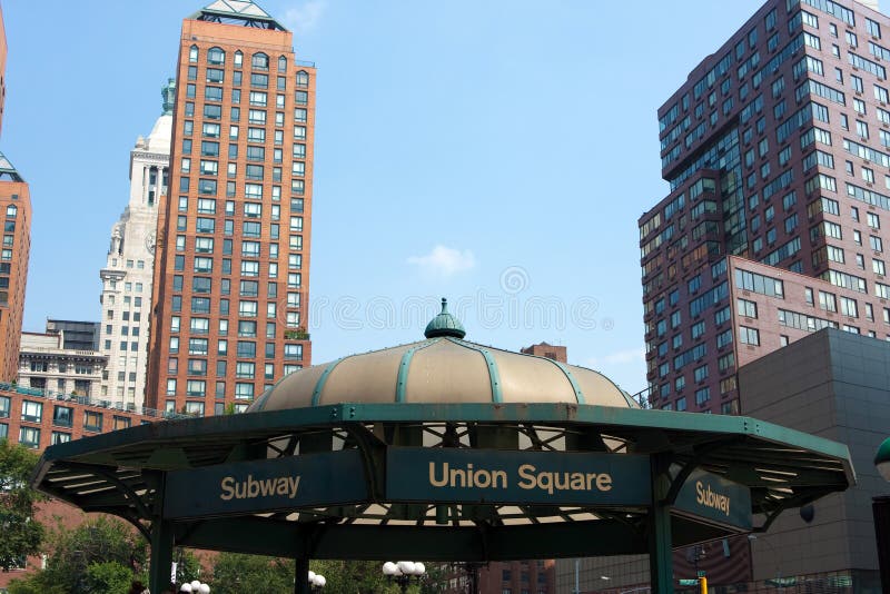 Union Square Subway Entrance Stock Image - Image of city, space: 15881377
