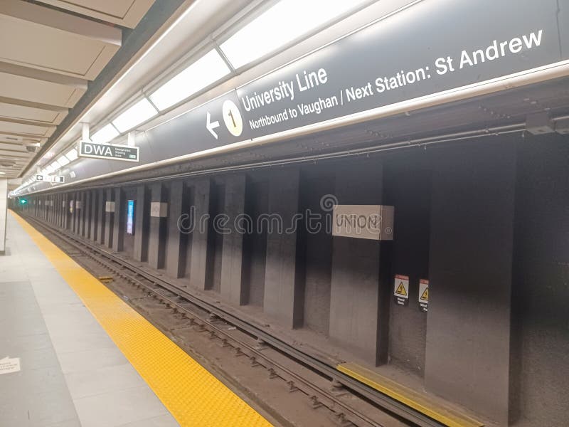 Union Subway Station Interior View Toronto Stock Photos - Free ...
