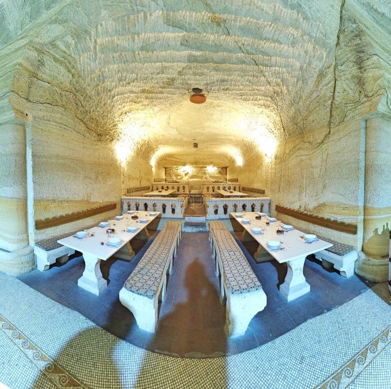 Unique Restaurant Dining Experience Inside a Cave at the Underground ...