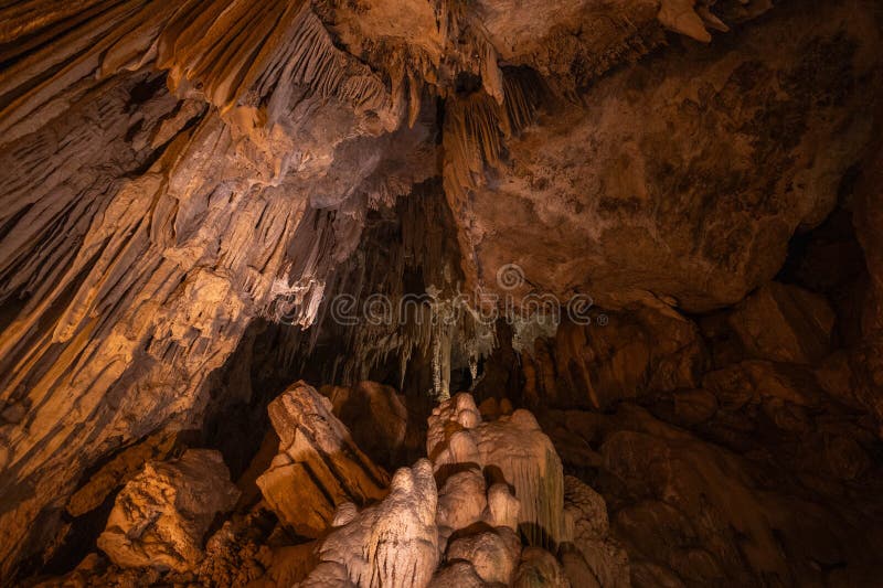 Unique Rock Formations Create a Mesmerizing Underground Landscape ...