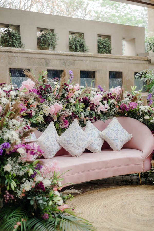 Unique Wedding Table Setting Stock Photo - Image of centrepiece, house ...