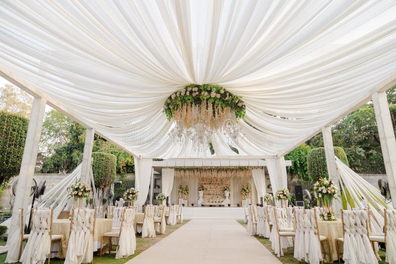 Unique Wedding Table Setting Stock Image - Image of living, dinner ...