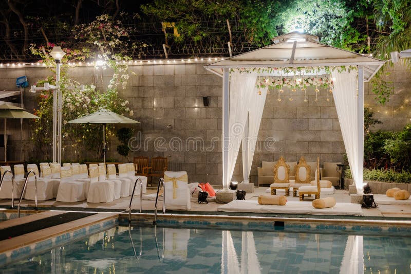 Unique Wedding Table Setting Stock Image - Image of flower, home: 282303929