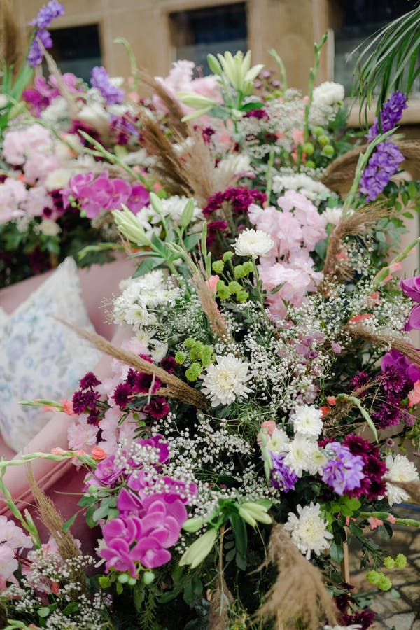 Unique Wedding Table Setting Stock Image - Image of holiday, living ...