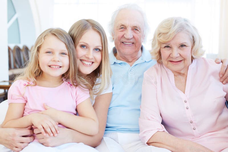 Unité image stock. Image du heureux, âgé, quatre, occasionnel - 33658691